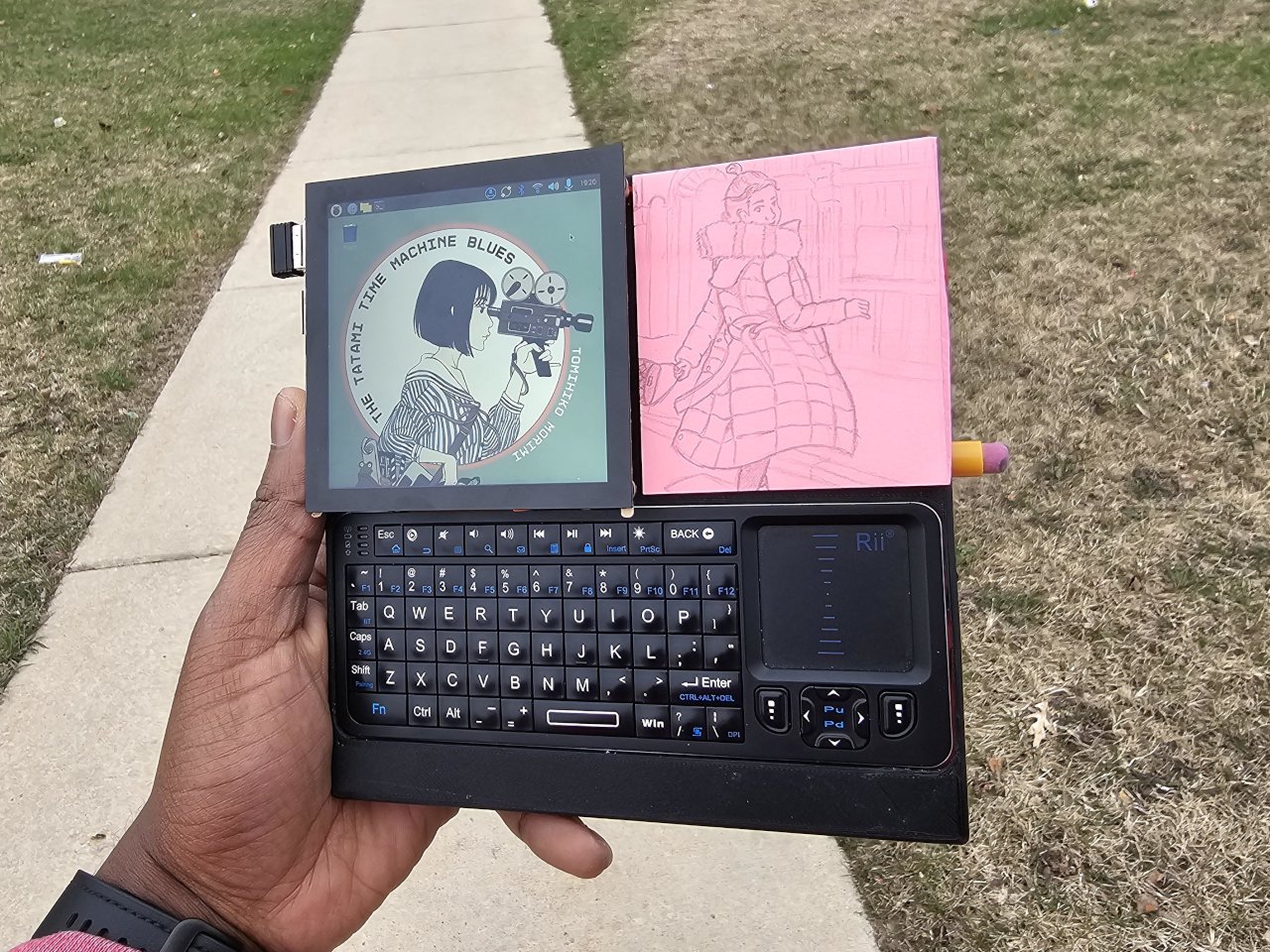 DIY Handheld PC Integra Design Com Anotações Analógicas E Post-its ...